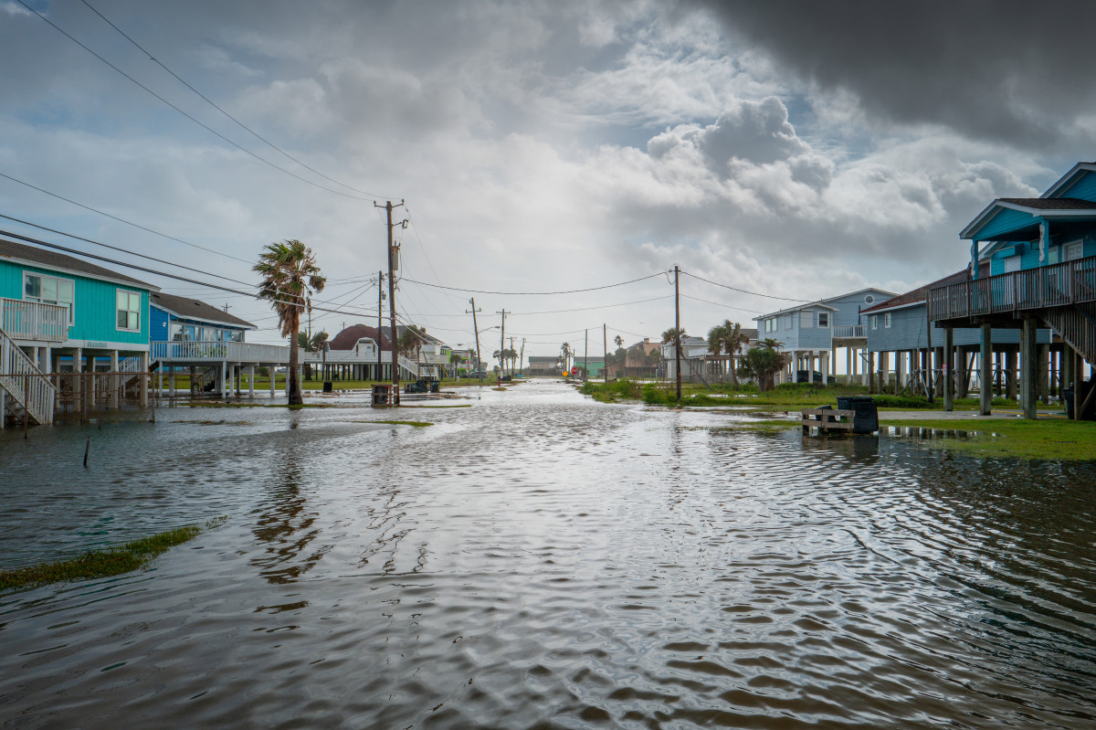 7 People Are Dead As Storms Pound The United States - The Spun