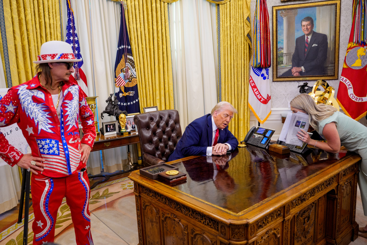 Kid Rock Sparks Controversy With His Outfit At The White House - The Spun