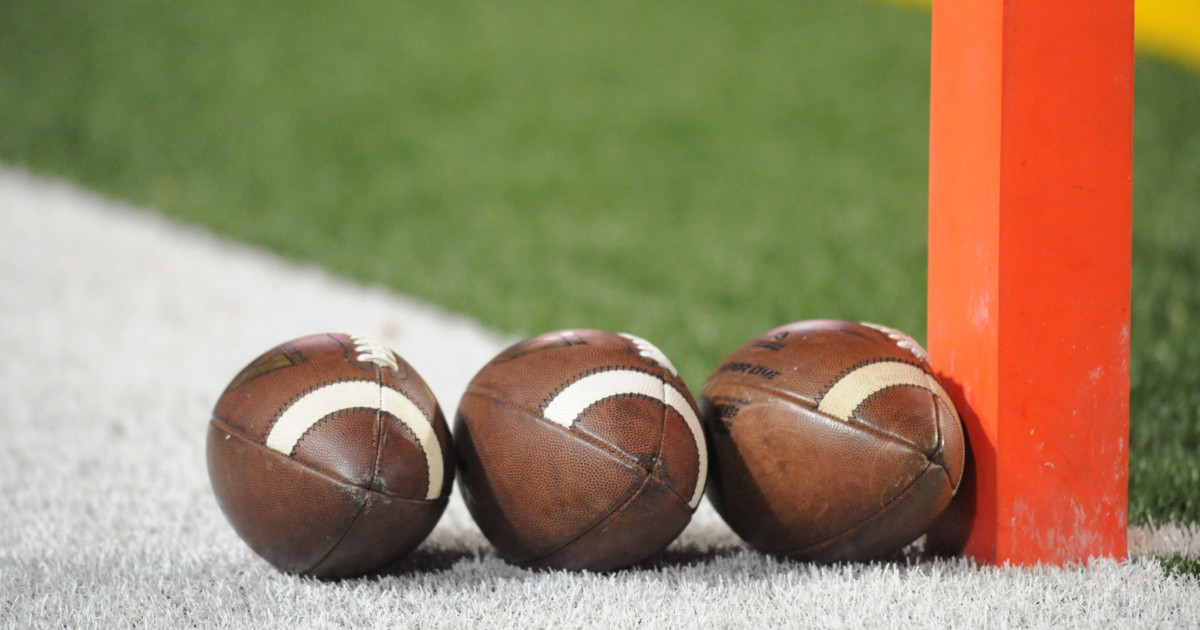 Look: Video Of Ambidextrous Quarterback Is Going Viral - The Spun