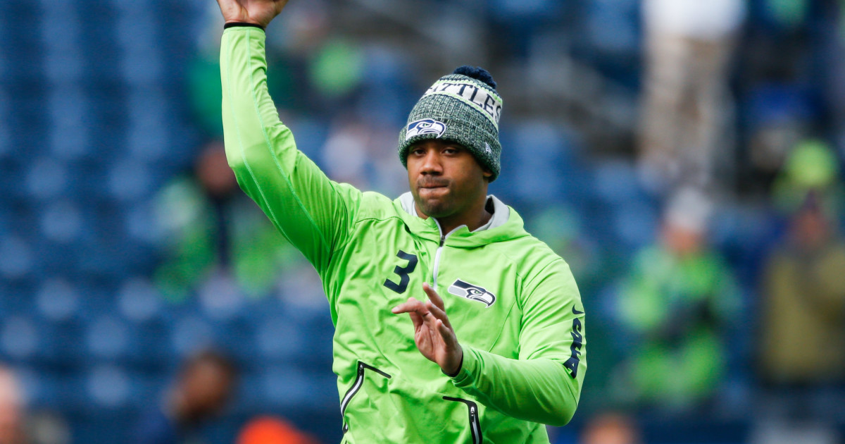 NFL World Reacts To Carlos Dunlap's Russell Wilson News - The Spun
