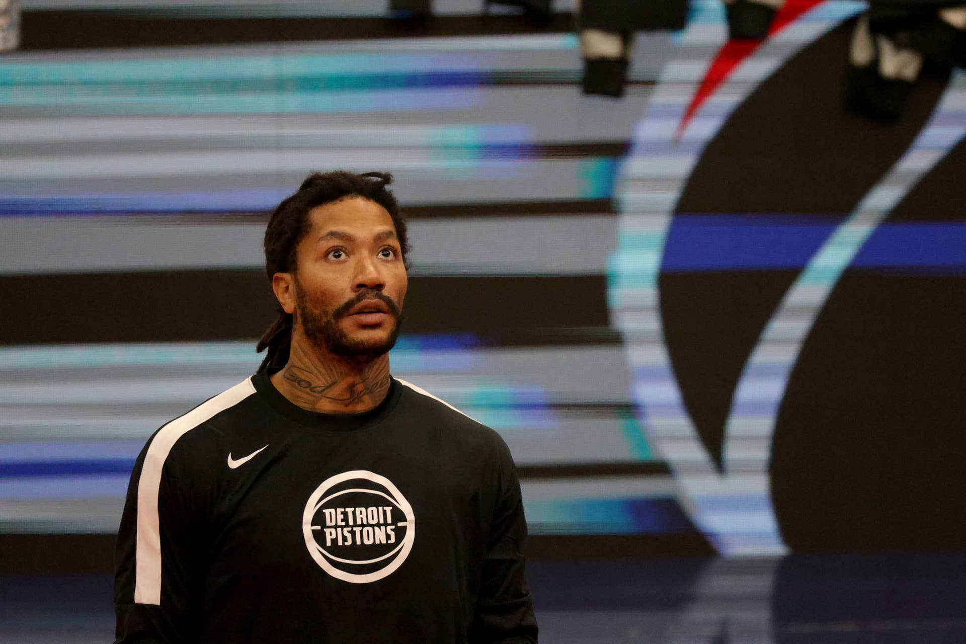Derrick Rose Reacts To The Trae Young Controversy After Game 1 - The Spun