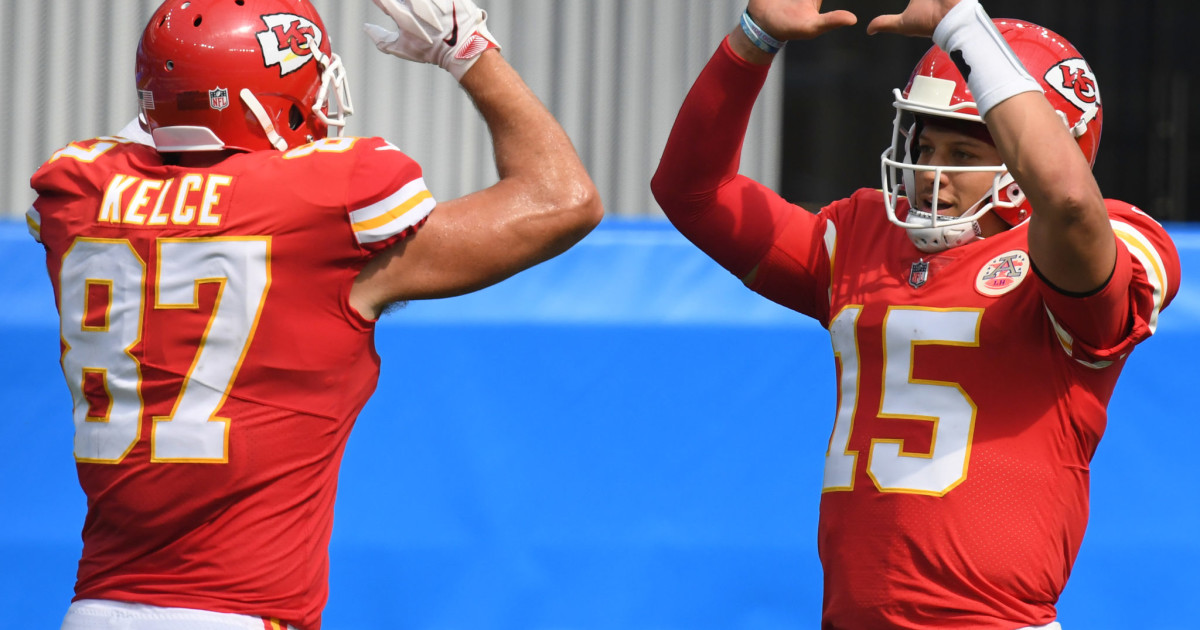 NFL Fans React To What Travis Kelce Said About Tom Brady - The Spun