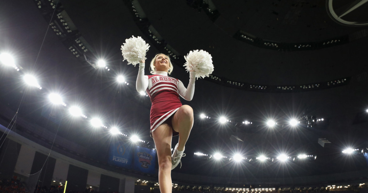 Alabama Cheerleader Turns Heads With Offseason Swimsuit Photo - The Spun