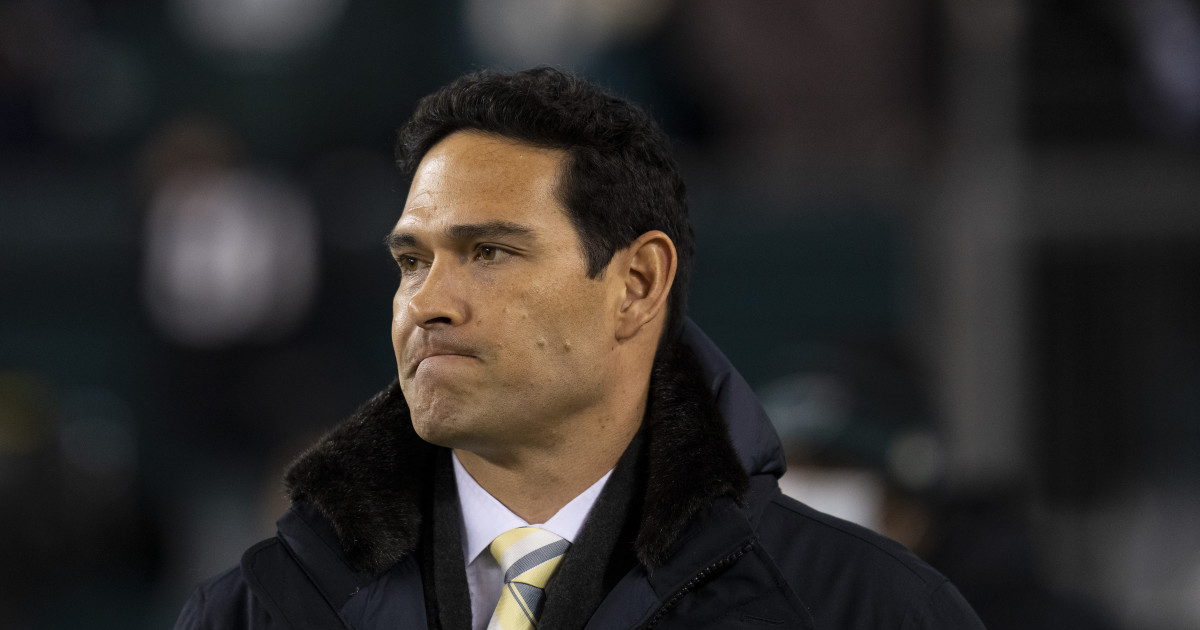 Comedian Causes Stir With 'Wild' Mark Sanchez Halloween Costume - The Spun
