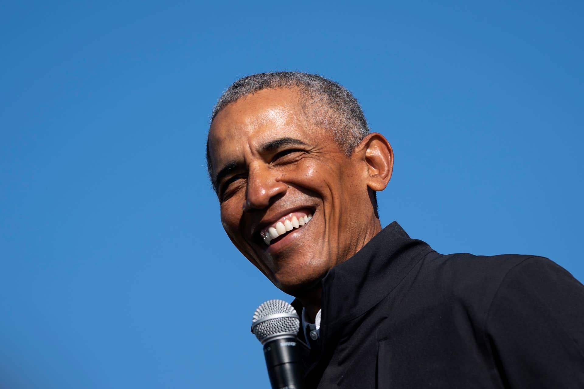 Michelle Obama Doesn't Hold Back On Barack Injury - The Spun