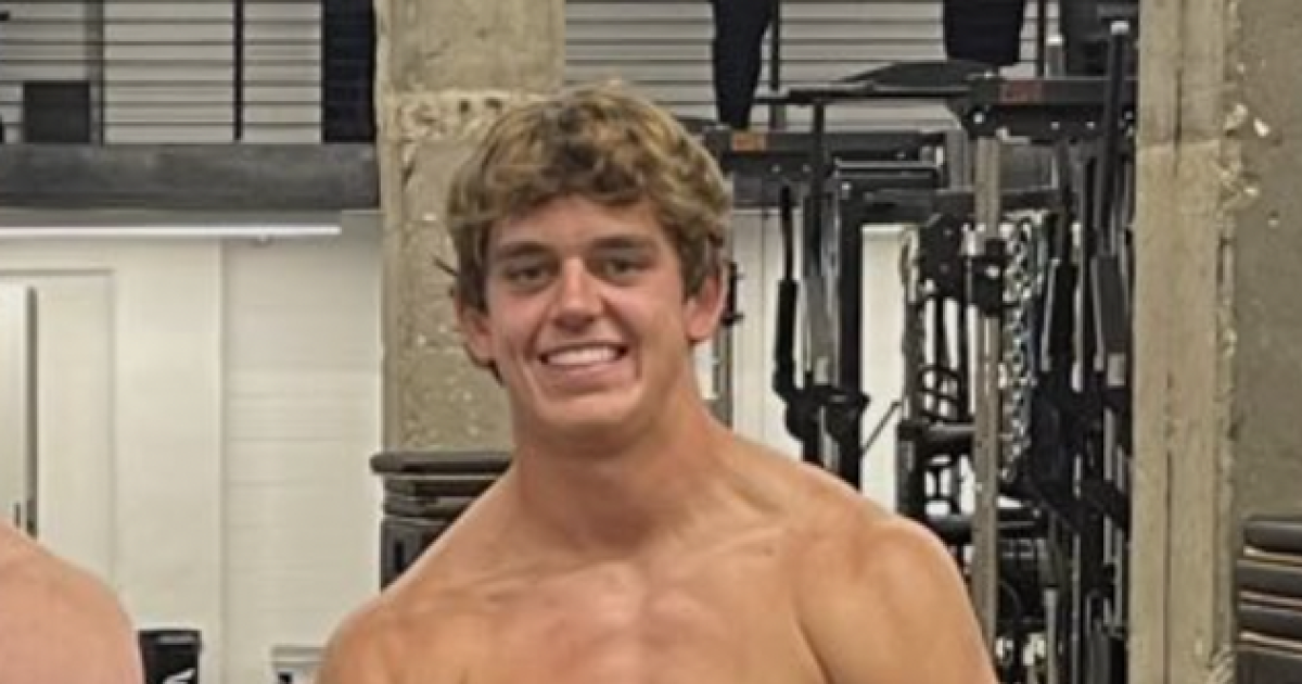 Shirtless Photo Of Extremely Jacked Arch Manning Is Going Viral - The Spun