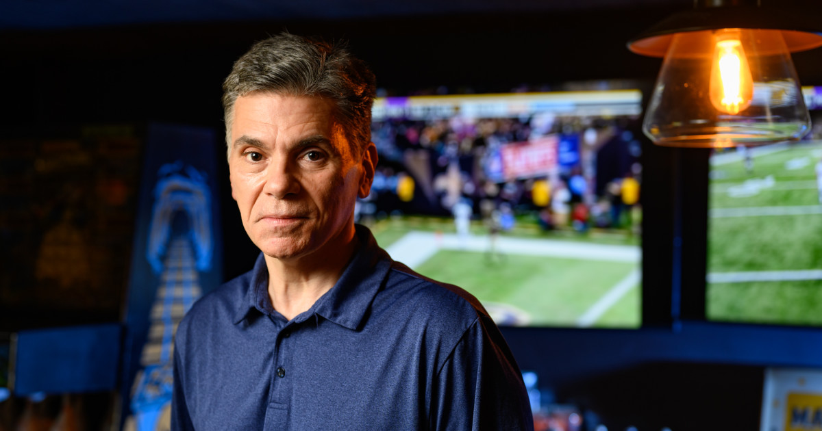 Mike Florio Refuses To Apologize For Where He Stands Politically - The Spun