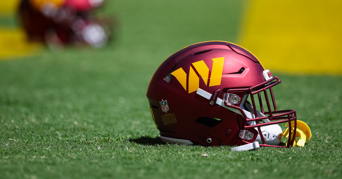 Commanders Sign Longtime NFL Quarterback On Friday - The Spun