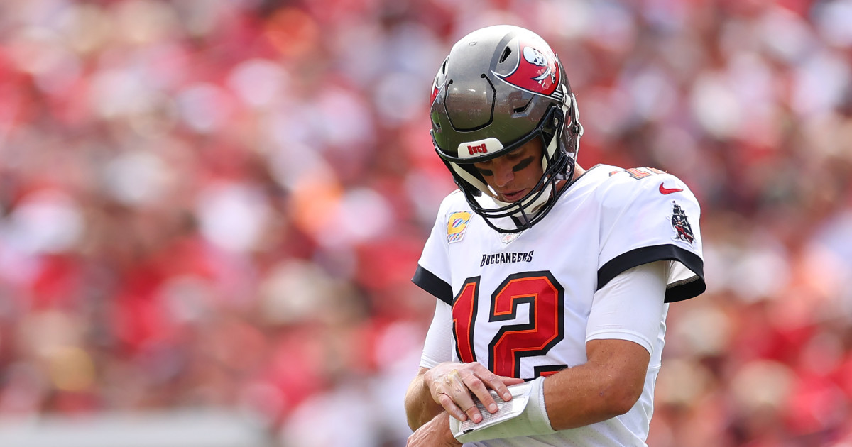 NFL World Reacts To Tom Brady, Next Season Report - The Spun