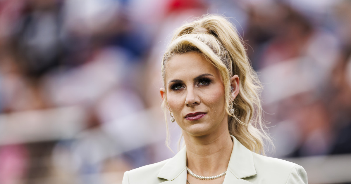 Photo: Laura Rutledge Turns Heads With Stunning Outfit On-Air - The Spun