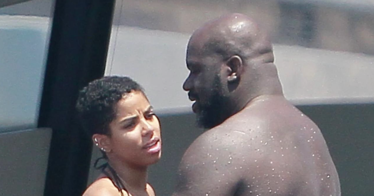 Photos Of Shaq On Vacation With '21-Year-Old Girlfriend' Are Old - The Spun