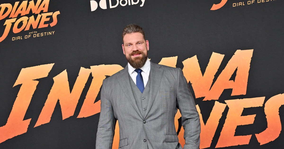 7-Foot-2, 350-Pound Bodybuilder Has Been Cast In 'Reacher' - The Spun