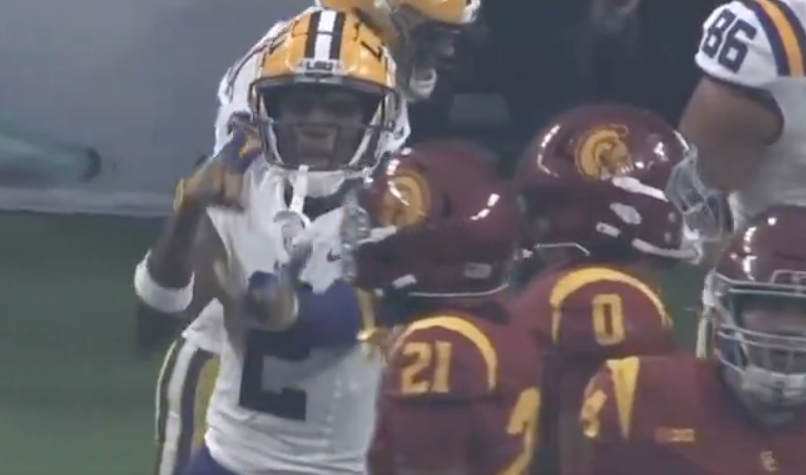 LSU Football Star Pretends To Shoot USC Player After Touchdown - The Spun