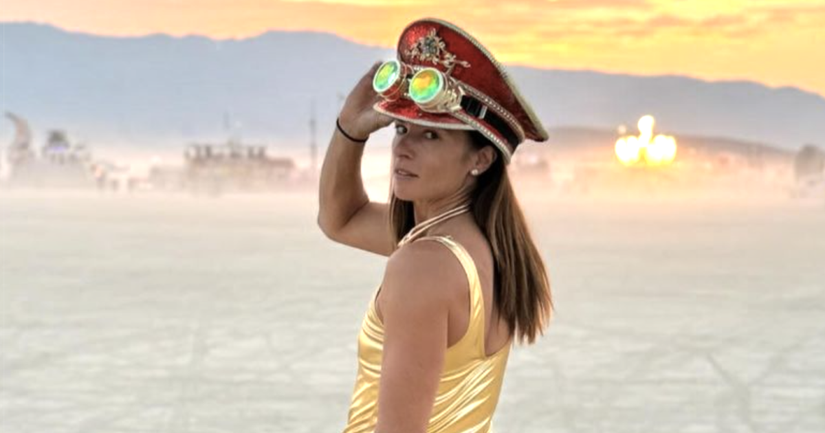 Danica Patrick Goes Viral For Her Cheeky Swimsuit Photo - The Spun