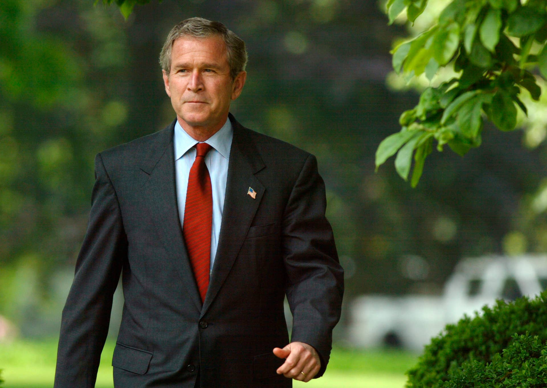 Former President George W. Bush Goes Viral At Cardinals-Cowboys Game ...