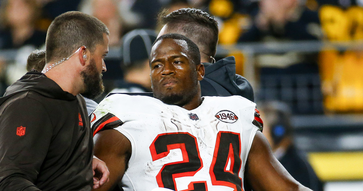 NFL Fans Praying For Nick Chubb After Leg Injury - The Spun