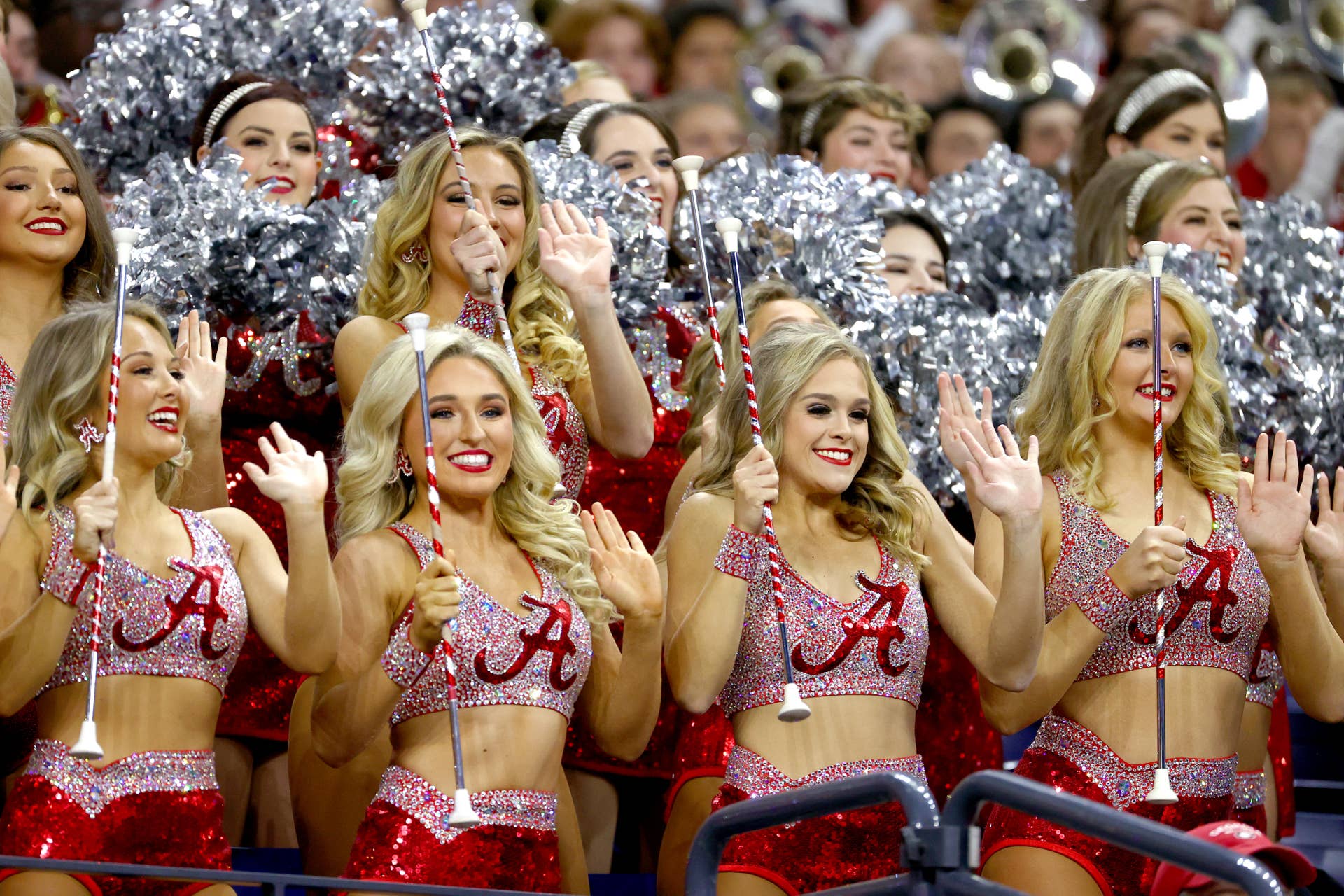 Alabama Cheerleader Goes Viral During Sweet 16 Blowout - The Spun