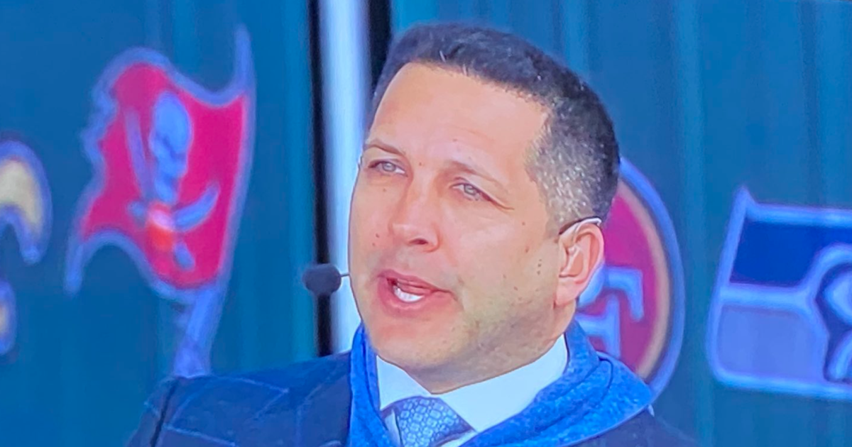 Adam Schefter Gets Ripped For 'Insane' NFL Draft Outfit - The Spun