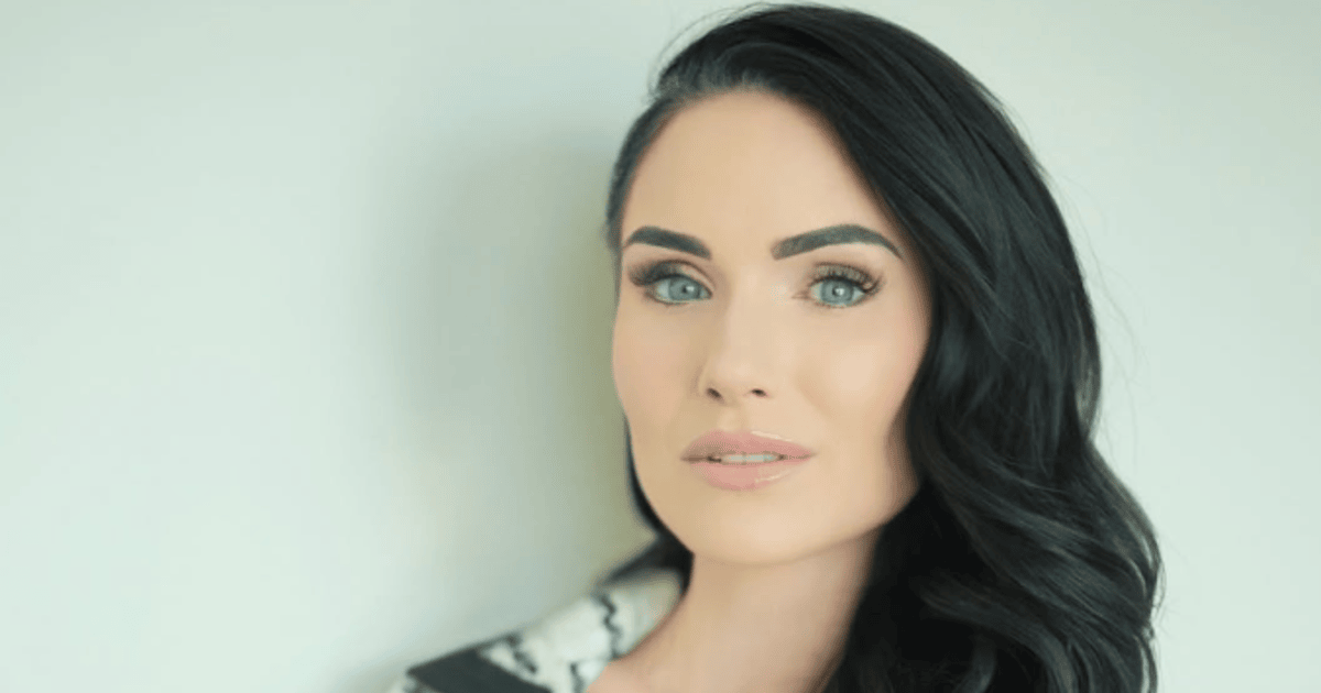 'Gorgeous' Racing Reporter Turns Heads At Kentucky Derby - The Spun