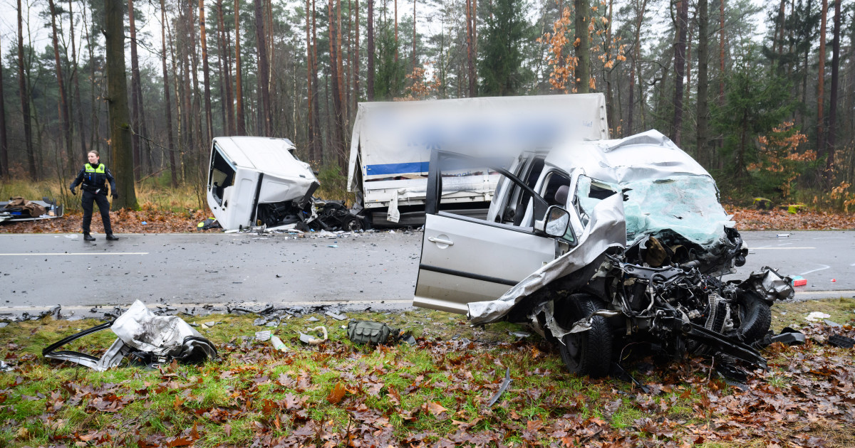 UFC Fighter's Family In 'Horrible' Deadly Car Accident - The Spun