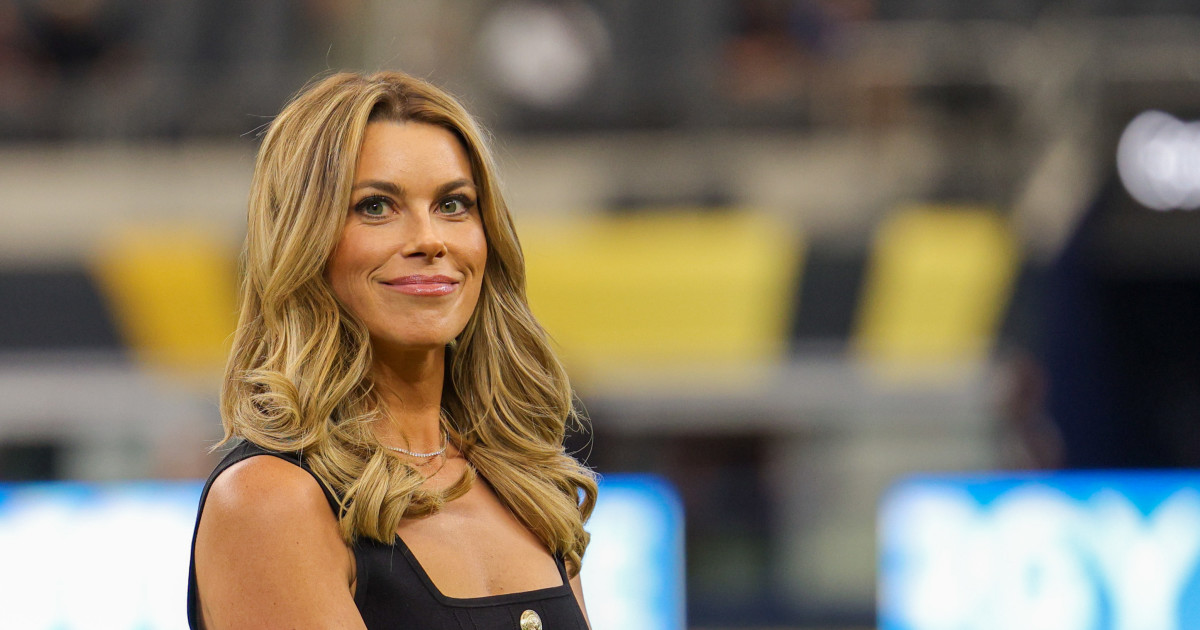 3 College Football Sideline Reporters Grab Attention With Photo - The Spun