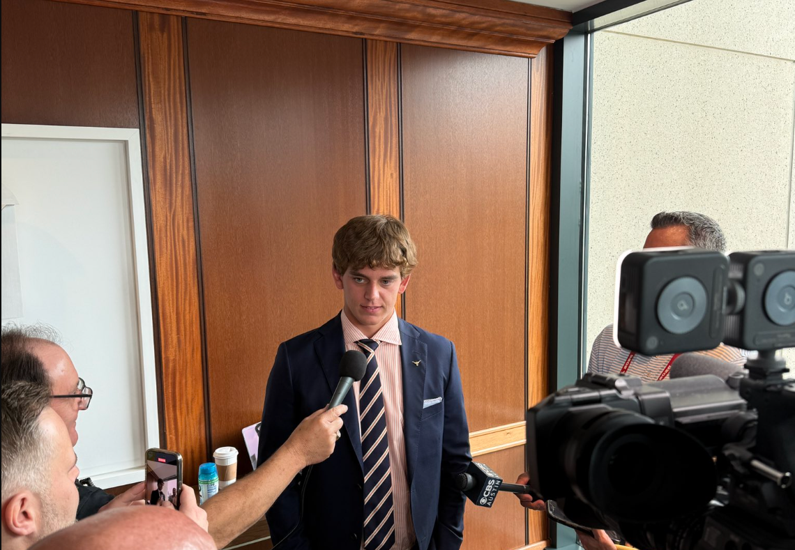 Arch Manning Goes Viral For Outfit At SEC Media Days - The Spun