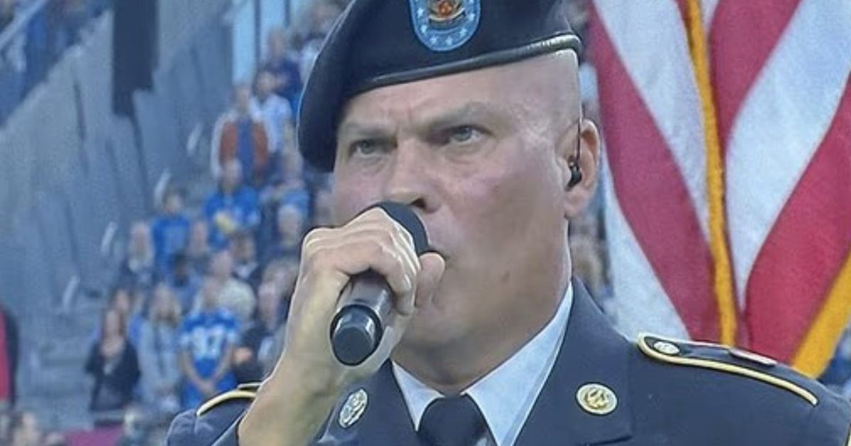 NFL Fans Applaud U.S. Troop For National Anthem Performance - The Spun