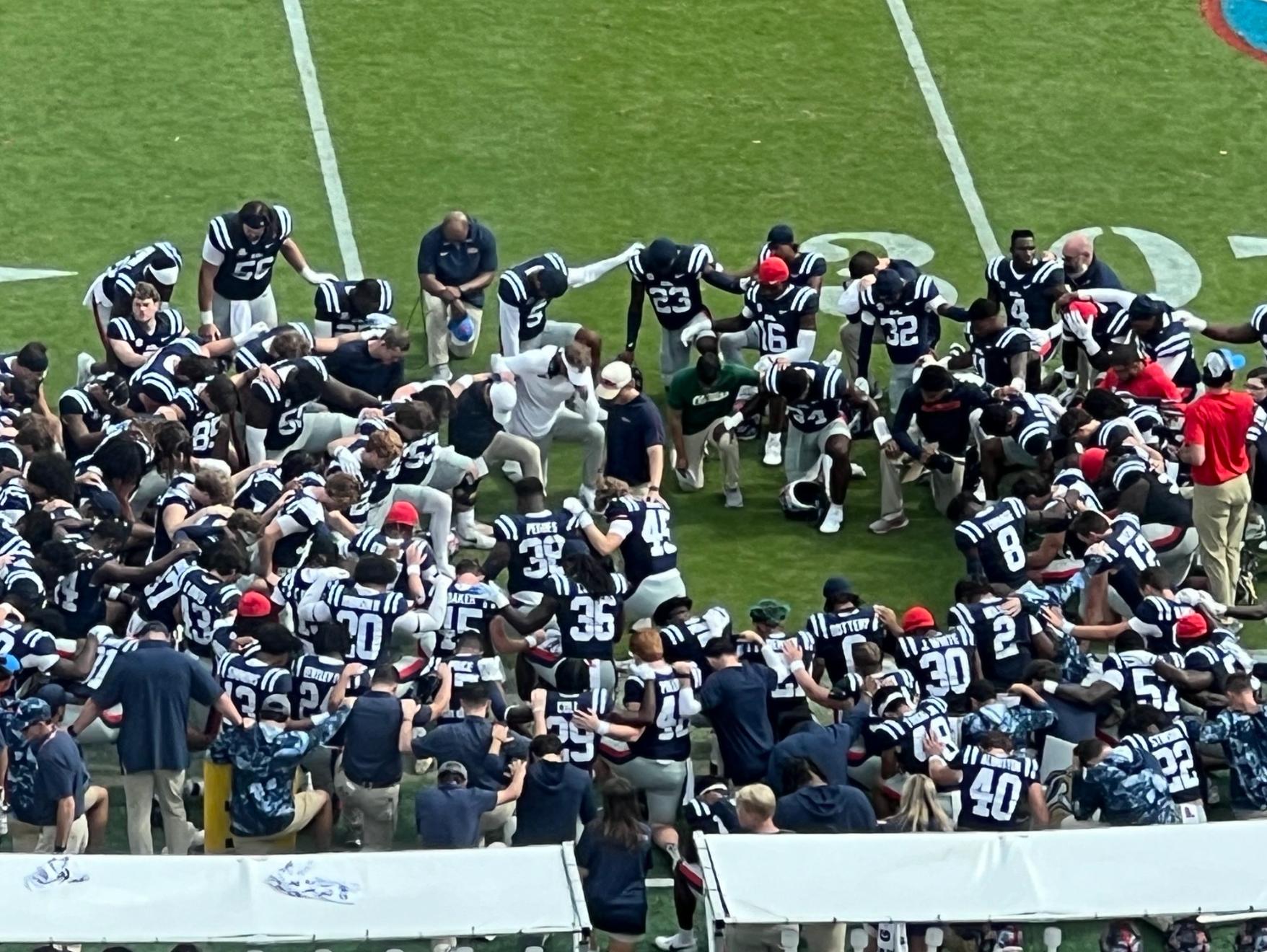 College Football Team Doctor Passed Out On Sideline Today - The Spun