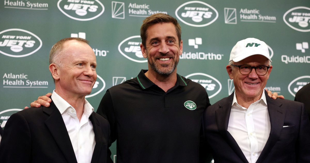Jets Owner Reveals Who Was Behind Aaron Rodgers' Exit - The Spun