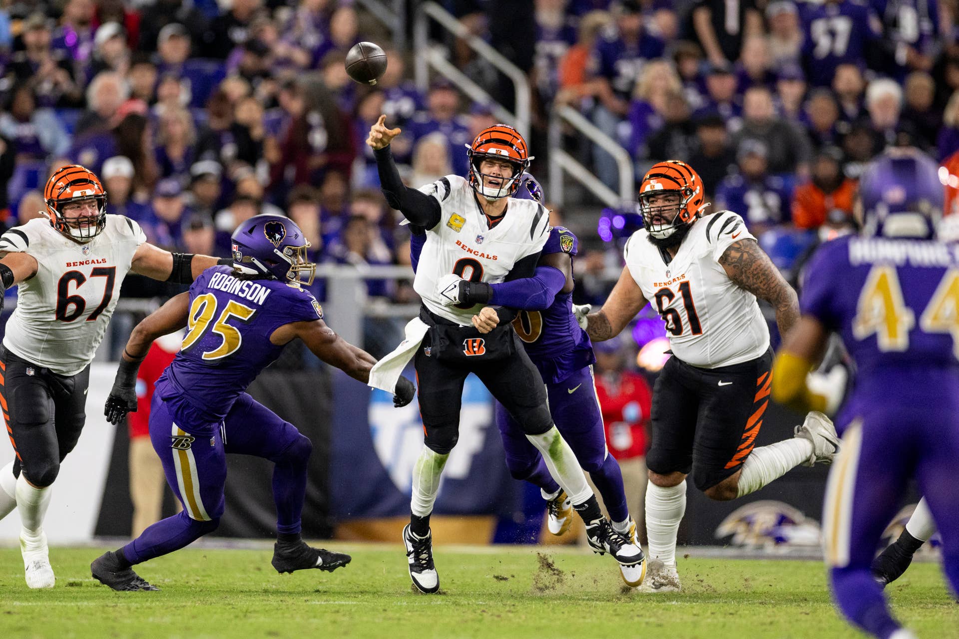 NFL Offensive Linemen 'Wanted Guns' As Their Christmas Presents - The Spun