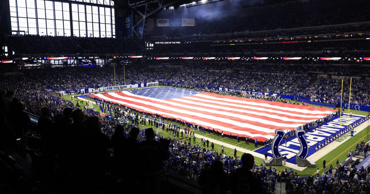 NFL Player Spotted Crying During The National Anthem On Sunday - The Spun