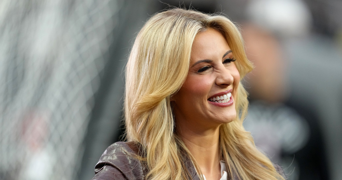 Laura Rutledge Makes 'Embarrassing' Announcement About Her Social Media ...