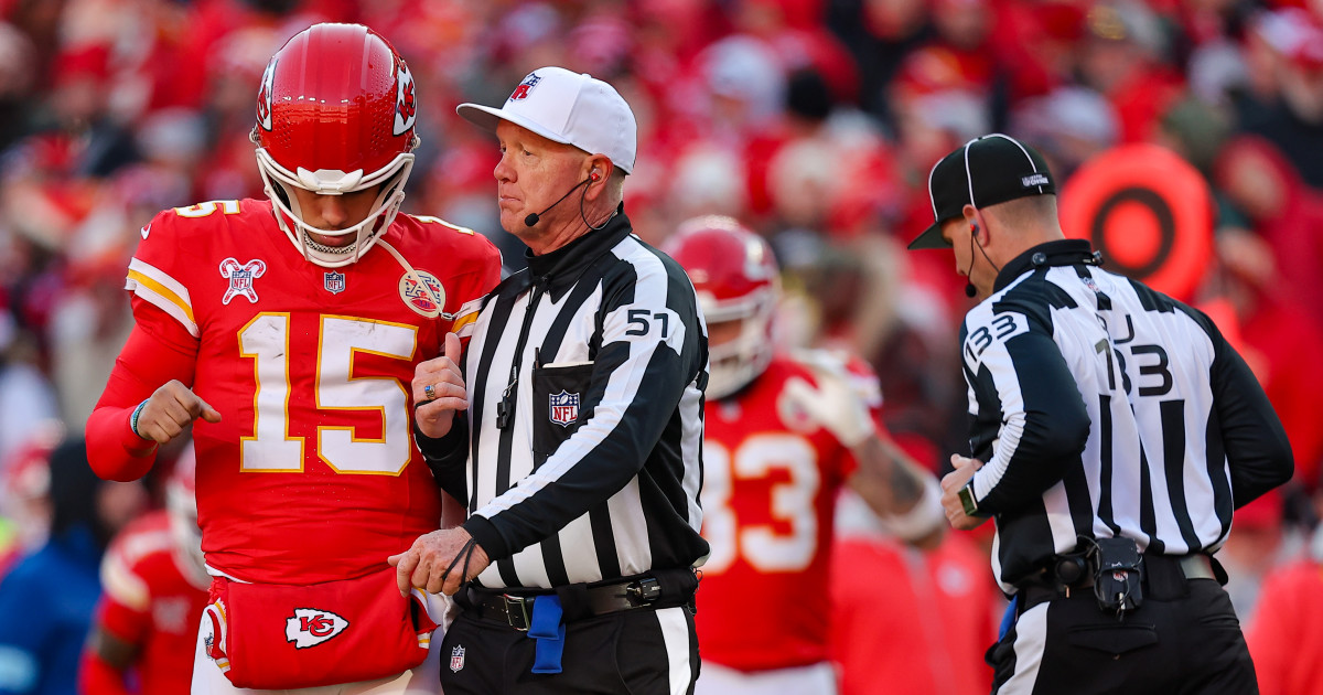 NFL Officiating Crew Officially Accused Of Helping The Chiefs - The Spun