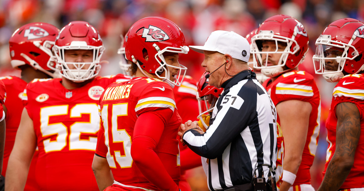 NFL Refs Accused Of Bailing Out Patrick Mahomes On Sunday - The Spun