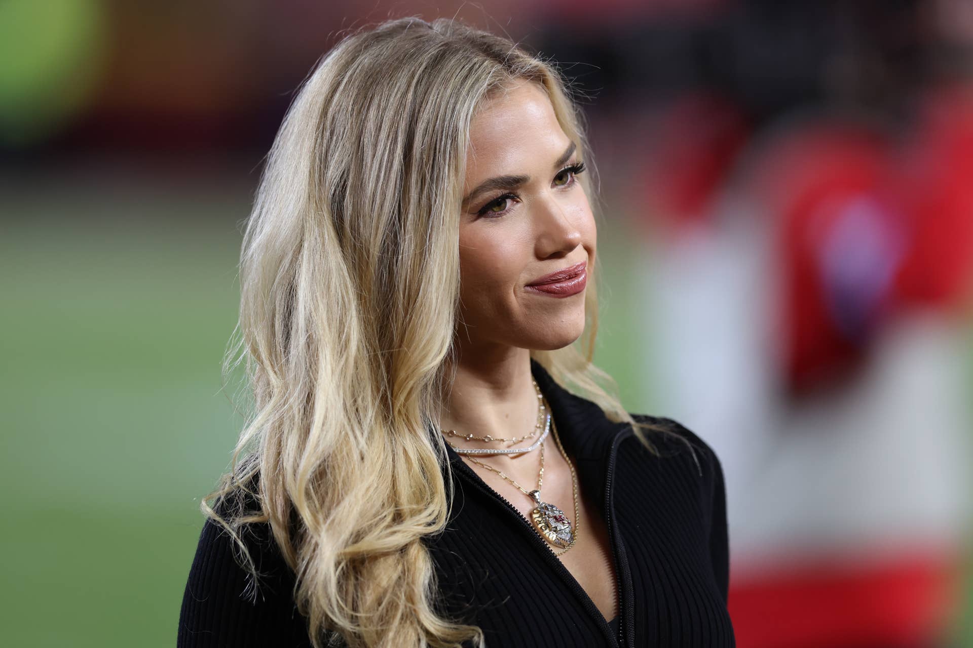 Daughter Of Chiefs Owner Turns Heads In Stunning Swimsuit Photos - The Spun
