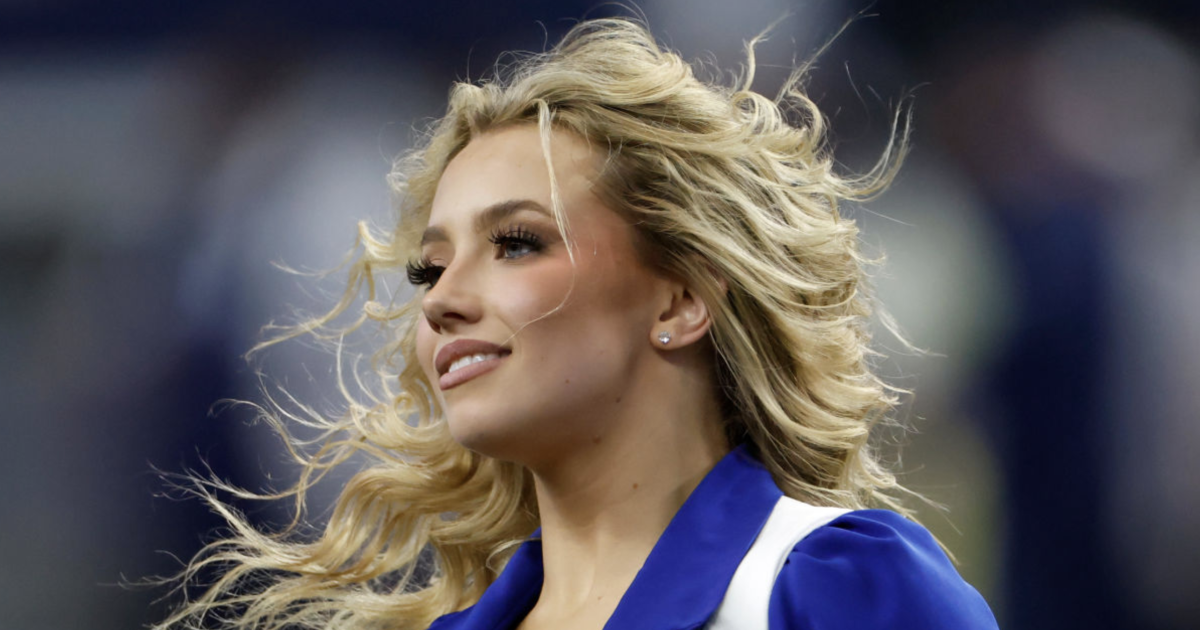 'Bombshell' Cowboys Cheerleader Turns Heads With Offseason Photos - The Spun