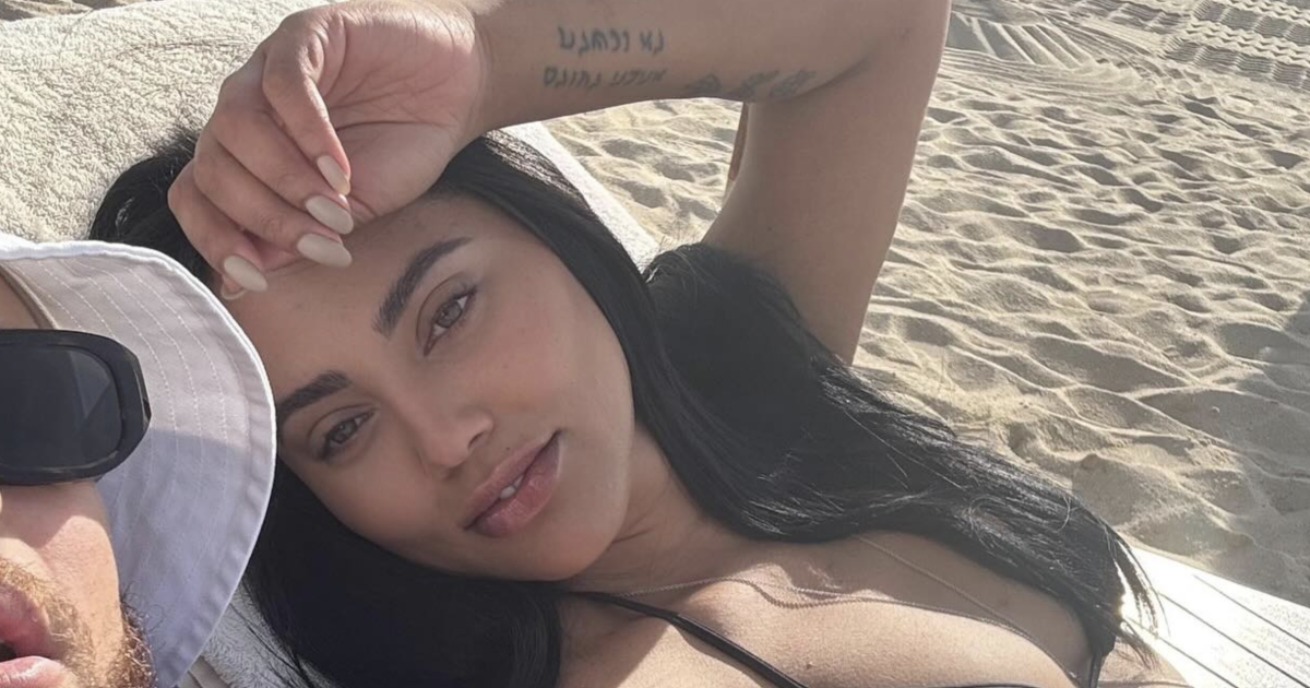 Ayesha Curry Has NBA Fans Buzzing Over Jaw-Dropping Swimsuit Photo - The Spun