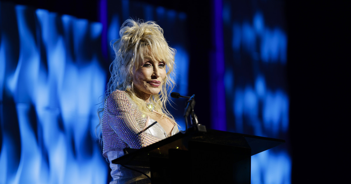 Dolly Parton Releases Powerful New Statement On Husband's Death - The Spun
