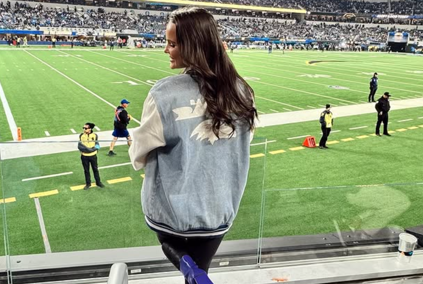 NFL Player Accuses Wife Of Cheating, Files For Divorce - The Spun
