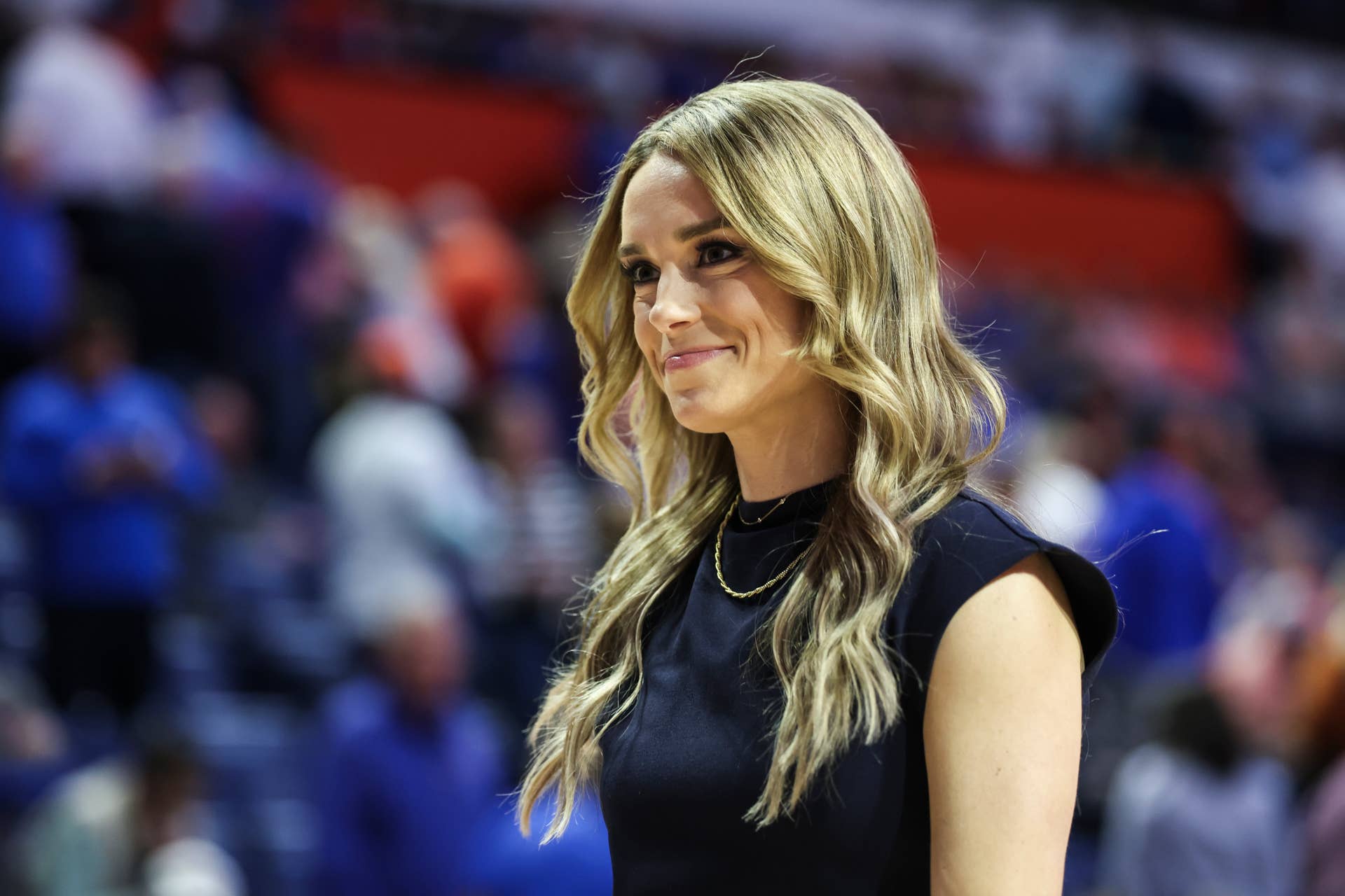 'Gorgeous' ESPN Sideline Reporter Stuns In Boat Photo - The Spun