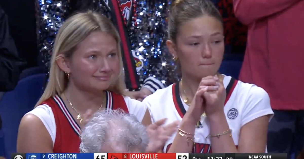 Video: Heartbreaking Injury In Louisville vs. Creighton Thursday - The Spun