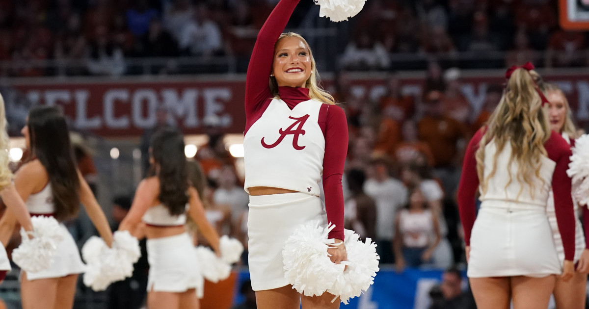 Alabama Cheerleader's Jaw-Dropping Photo Goes Viral During NCAA ...