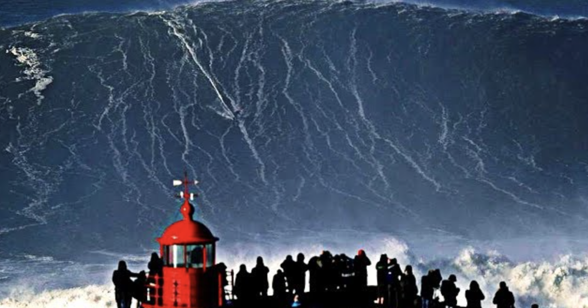 '100 Foot' Waves Are Reportedly Heading For The U.S. - The Spun
