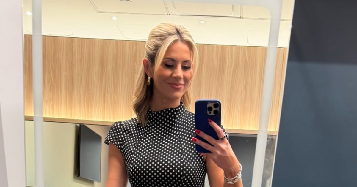ESPN's Laura Rutledge Stuns With Outfit For 49ers vs. Colts - The Spun