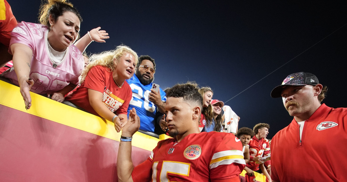 NFL Fans Not Happy With Patrick Mahomes Punishment Decision - The Spun