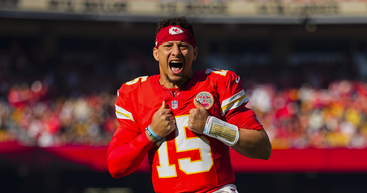 Patrick Mahomes Shows Love To Chiefs Before Sunday's Game - The Spun