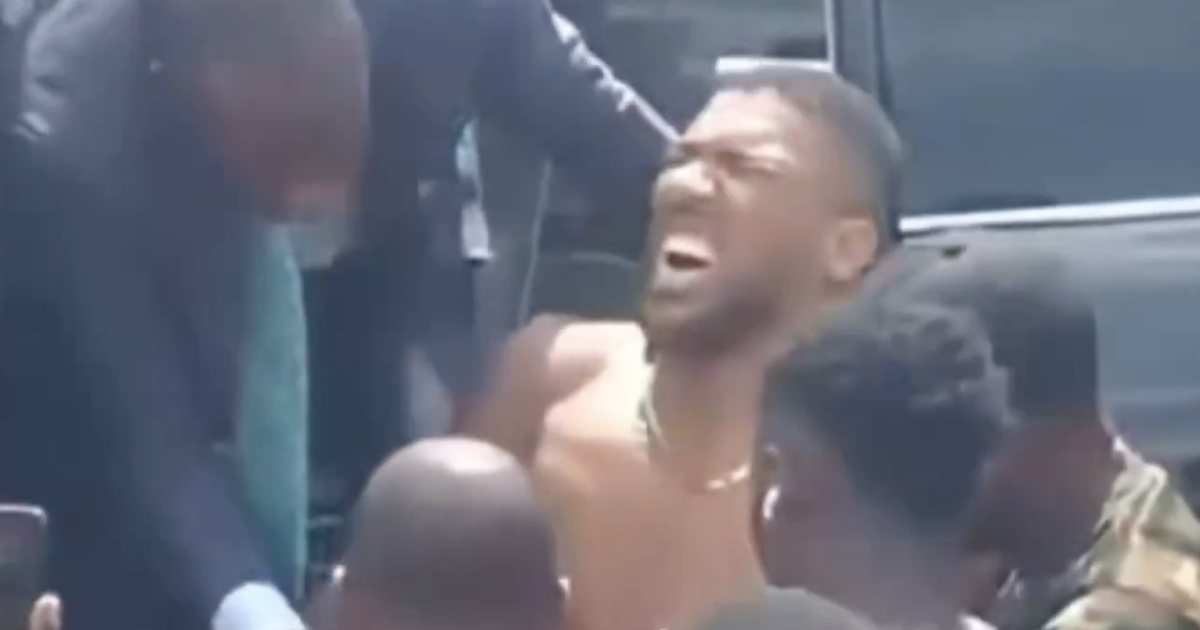 'Horrifying' Photo Emerges From Anthony Joshua Car Accident - The Spun