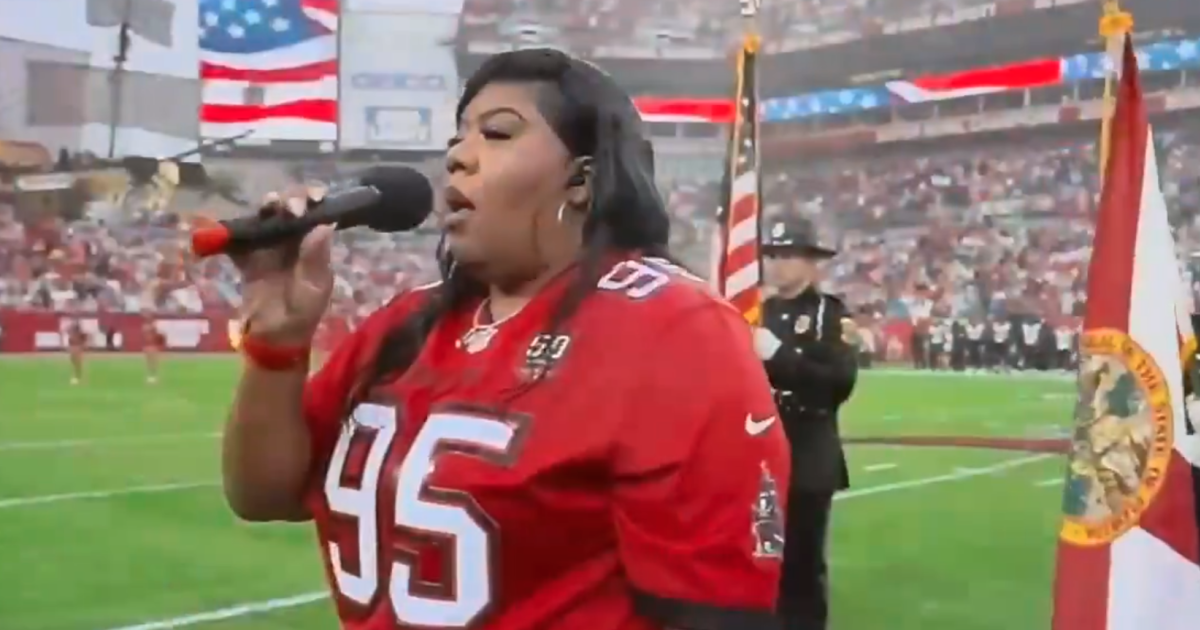 NFL Player's Mother Performs 'Beautiful' National Anthem On Saturday ...
