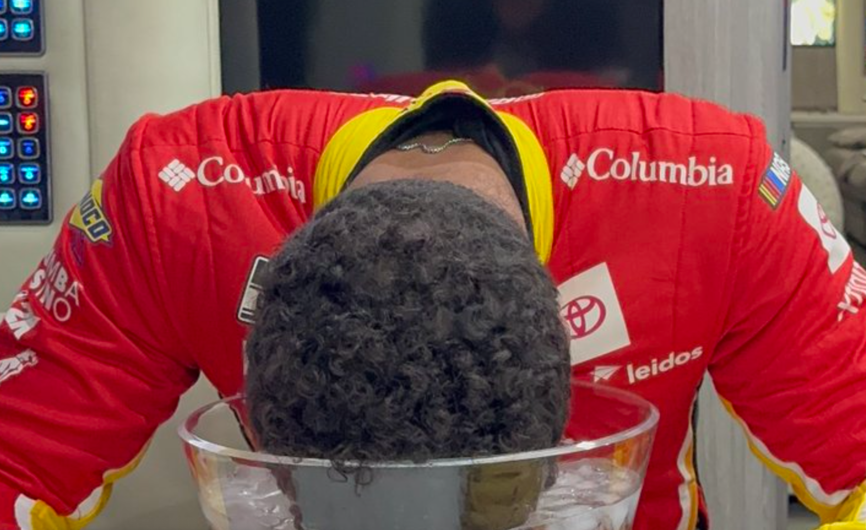 Photo Of Bubba Wallace Before Sunday's Race Goes Viral - The Spun