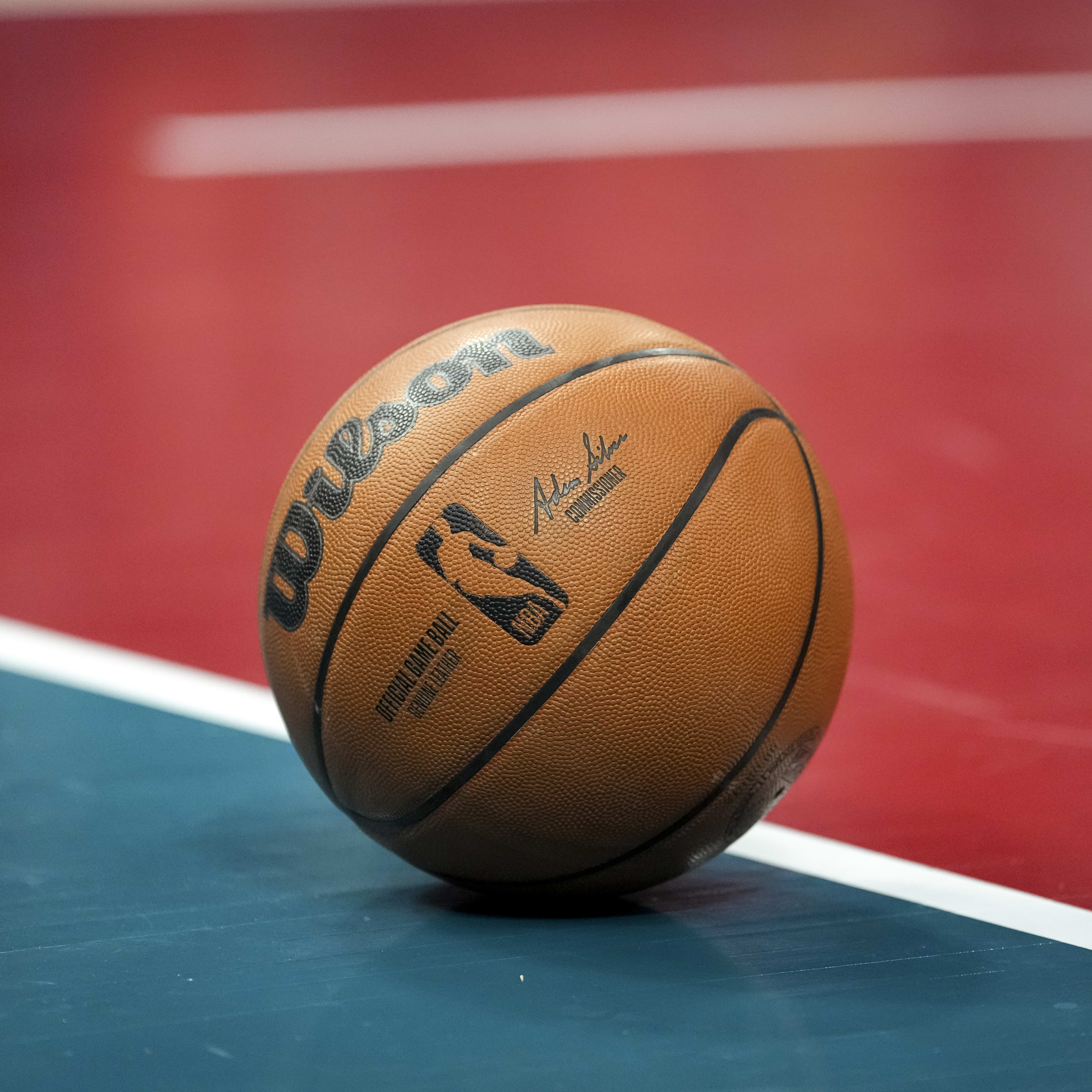 Look: NFL World Reacts To Laura Rutledge's Swimsuit Video - The Spun